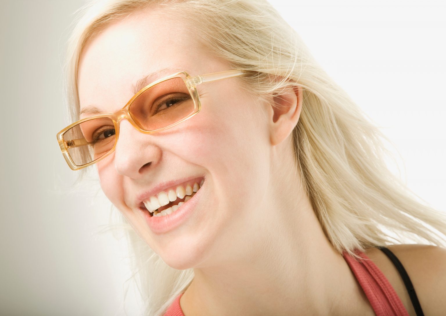 5 Types of Tinted Prescription Glasses and When to Wear Them ...