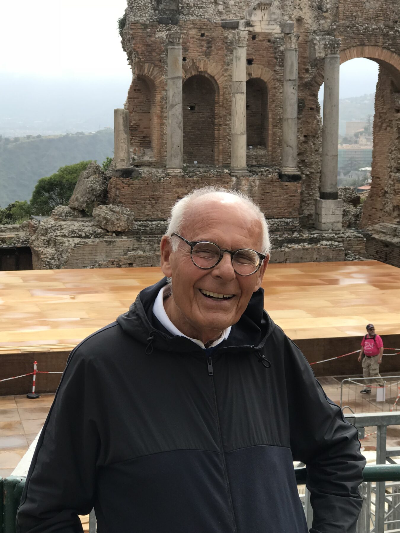 LET'S DO LAUNCH : A Hollywood Agent Dishes – Millennium Magazine